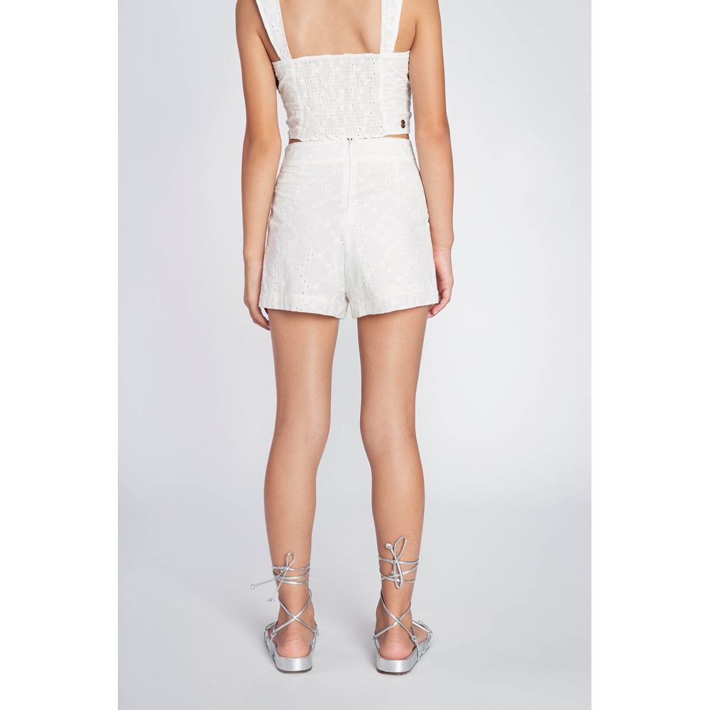 Short Out Young Menina Acostamento - Acostamento